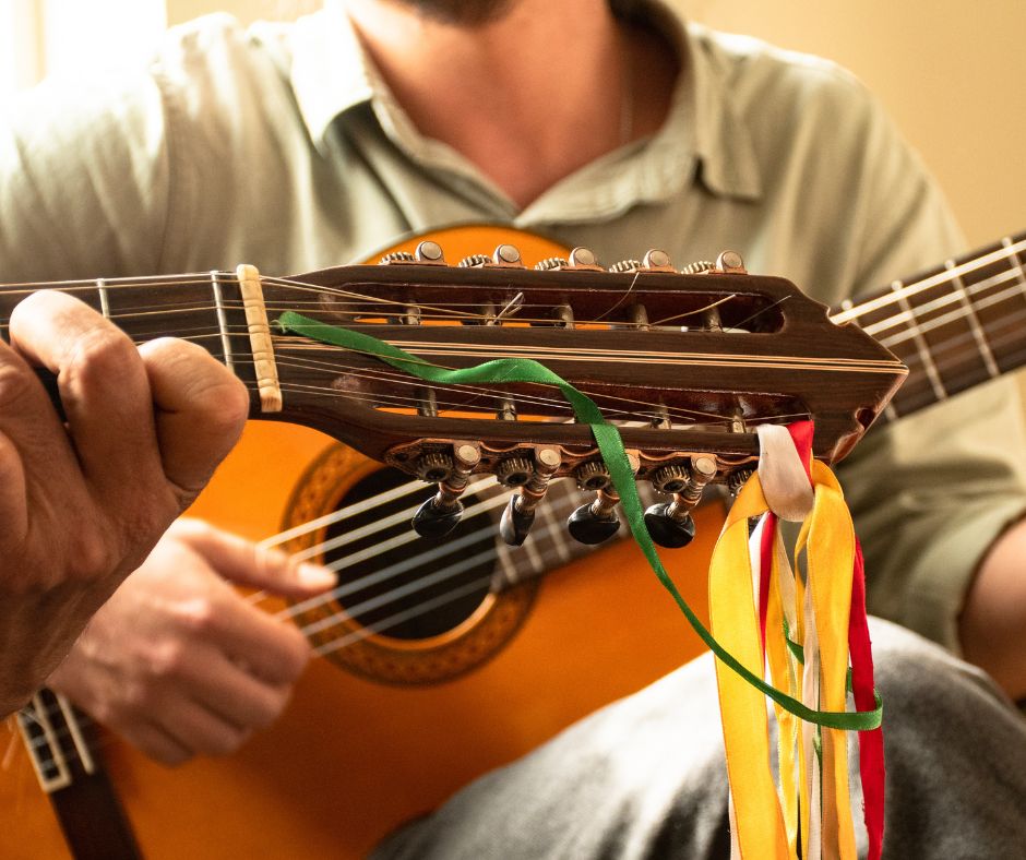 My song goes round the world, my song I sing for you | URI